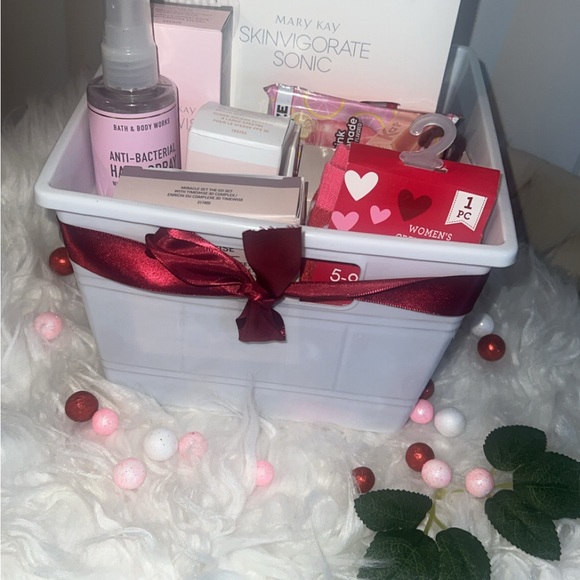 Mary Kay | Skincare | Ultimate Mary Kay Skincare Gift Basket With Red ...